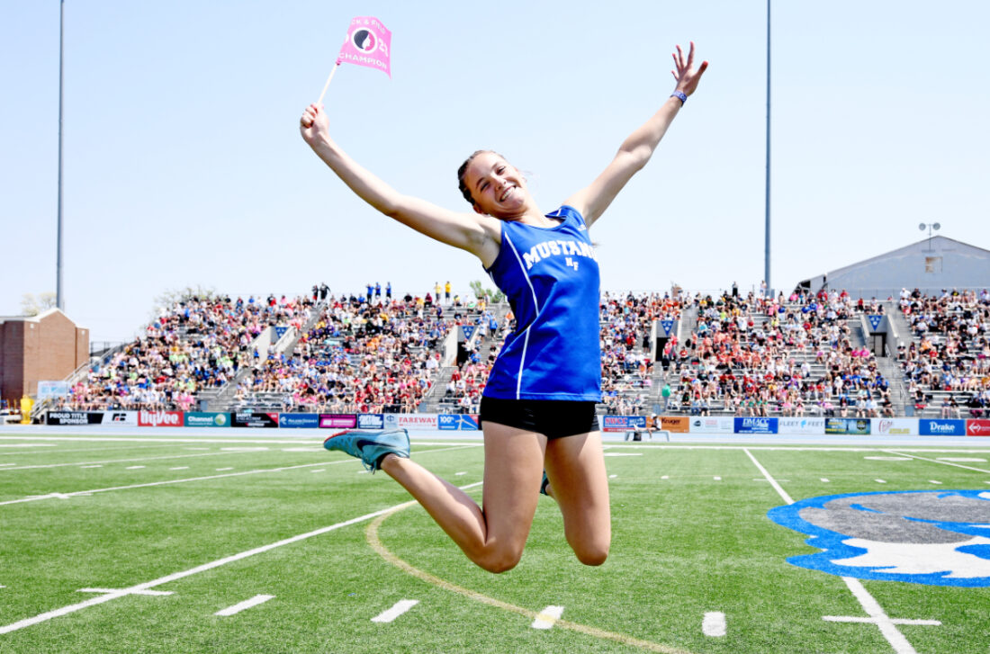 Historic sprint for N-F’s Walker | News, Sports, Jobs - Messenger News